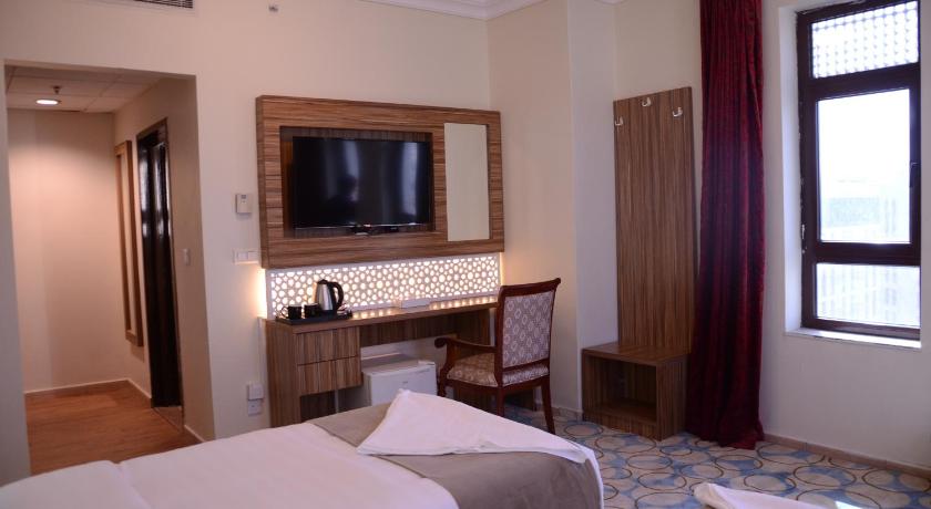 Artal International Hotel | 8-Min Walk to Nabawi | 3-Star